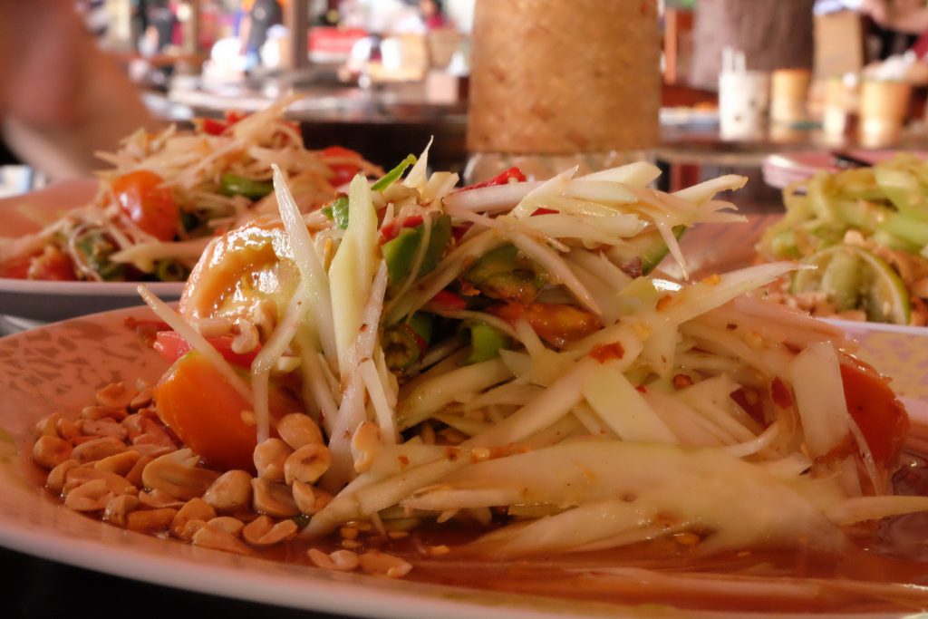 Does this restaurant have the hottest som tam in Chiang Mai?