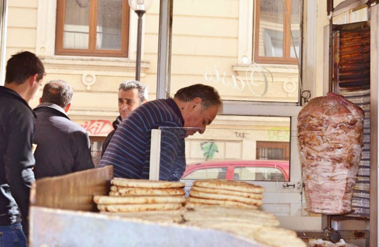 The tastiest gyro in Crete is a 50-year-old secret - Urban Adventures