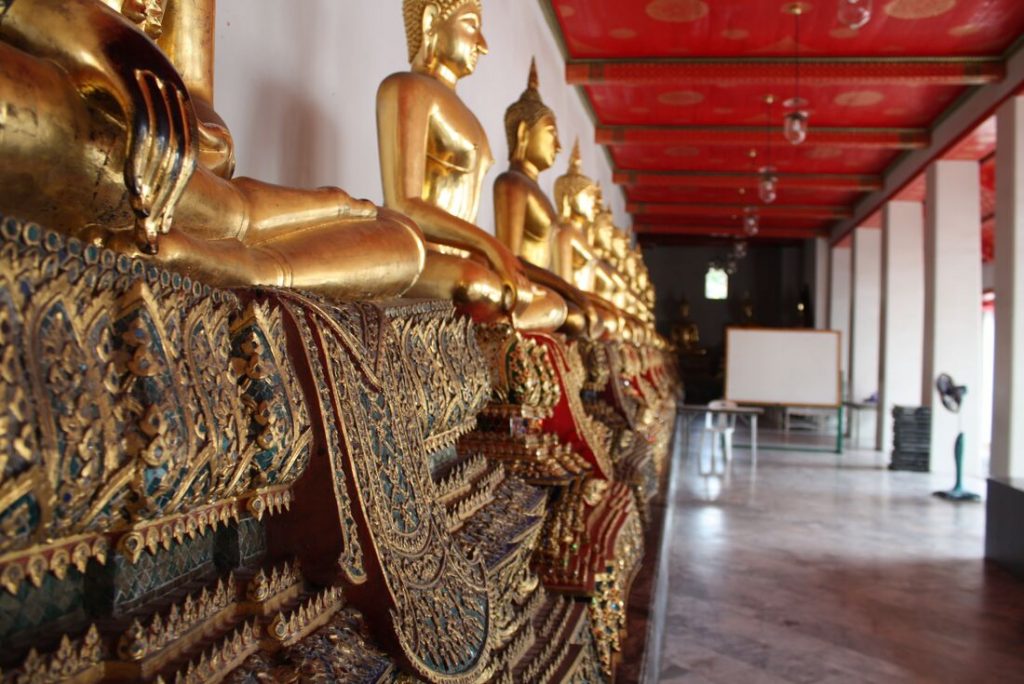 A Simple Guide to Thai Temple Etiquette - Urban Adventures